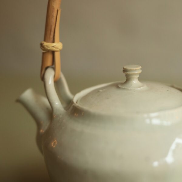 Dobin | Azmaya | White glaze | io - a Japanese teahouse